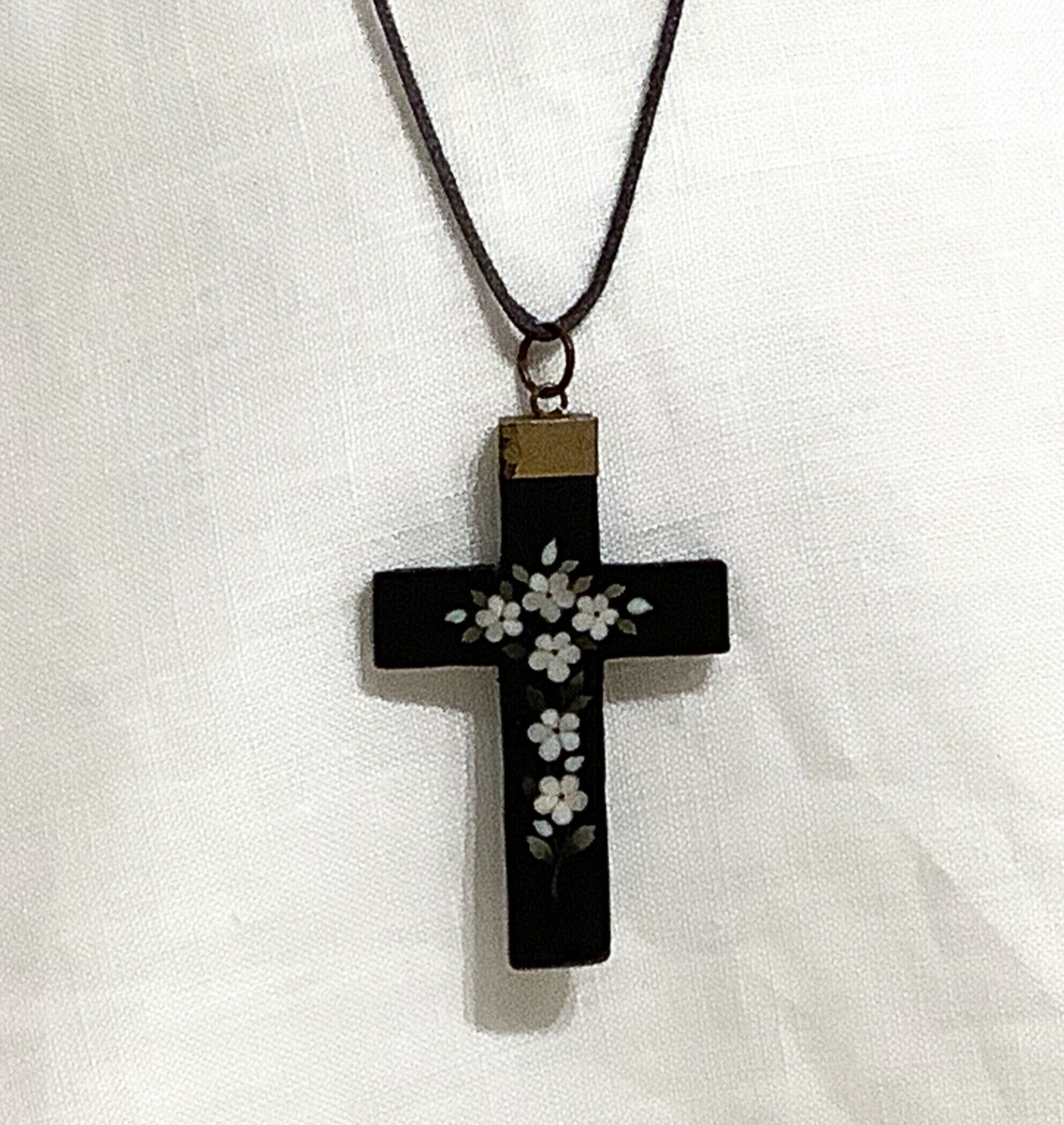 Antique Jet Cross – Weatherly Design